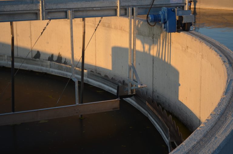 Overflow weirds and baflles – Borger Aquatech